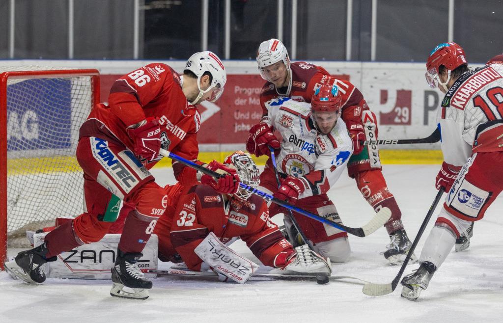 Petr Heider bleibt ein Teil der Eisbären-Defensive