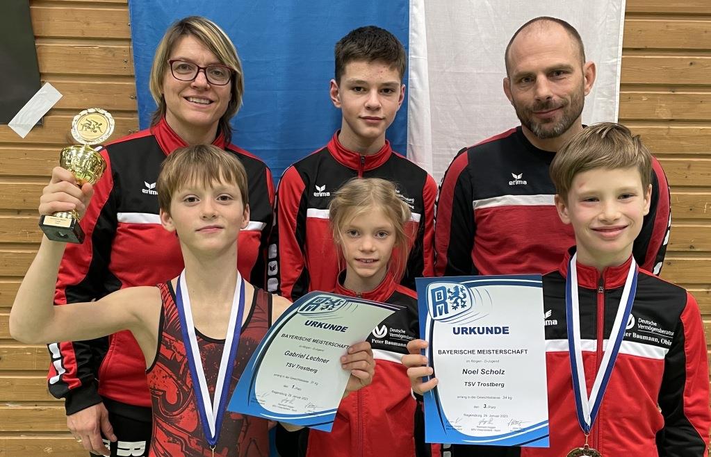 Bayerische Meisterschaft der Freistilringer: Gabriel Lechner und Eva ...