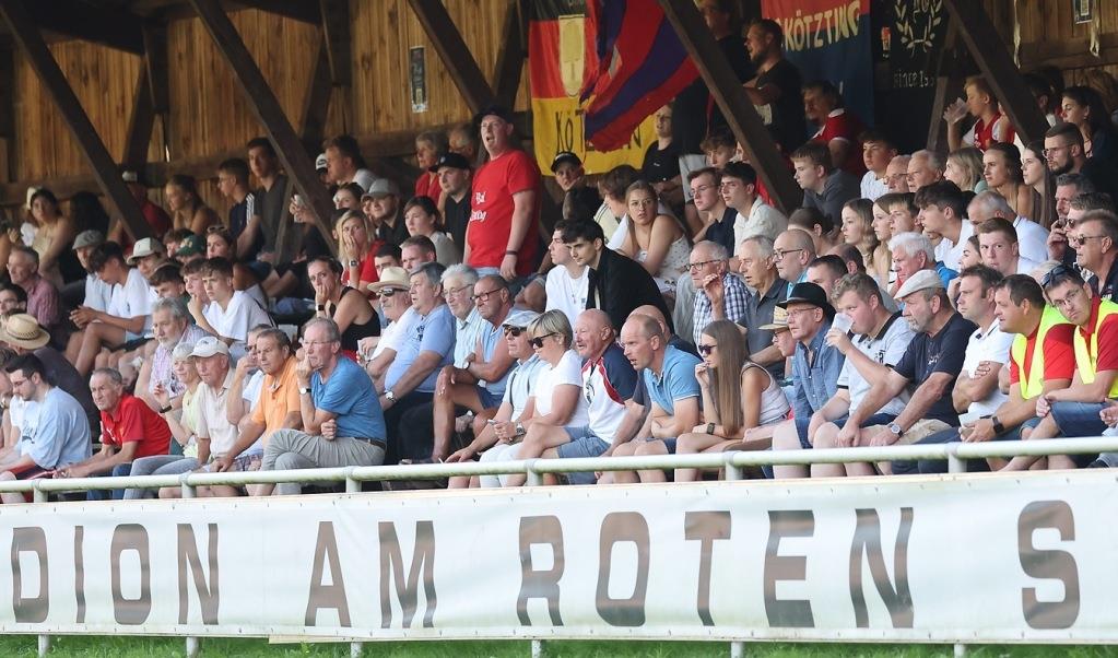 Über 1000 Fans beim Derby-Fight am Roten Steg