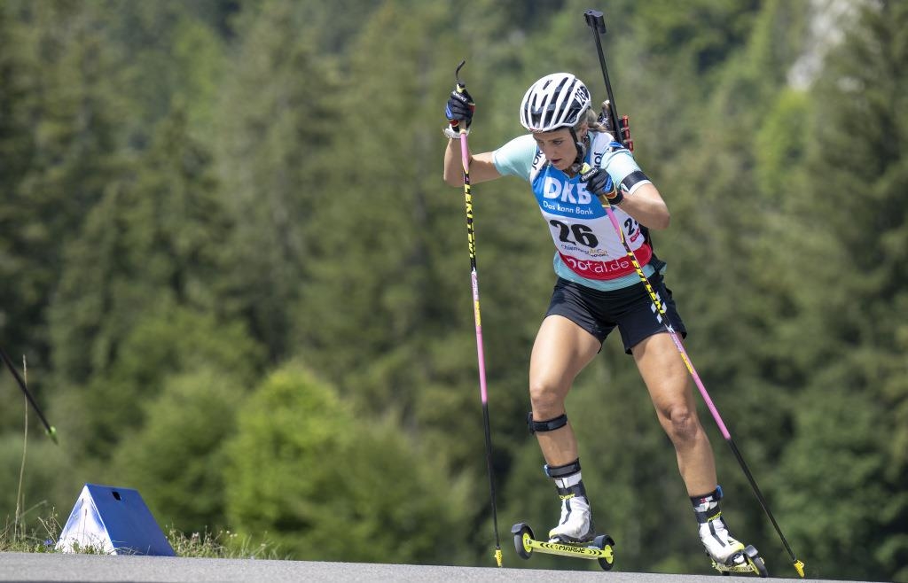 Weltcup-Platz und WM im Fokus: Biathletin Anna Weidel mitten in der ...