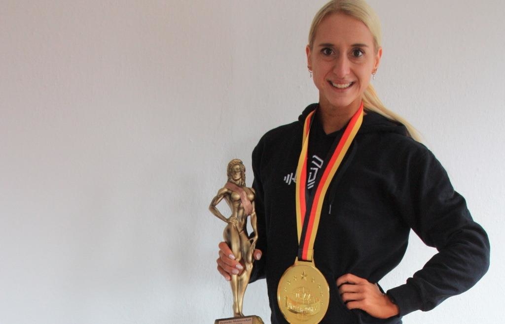 Julia Ellmaurer erneut ganz vorne: Bodybuilderin aus dem Bayerwald geht ...