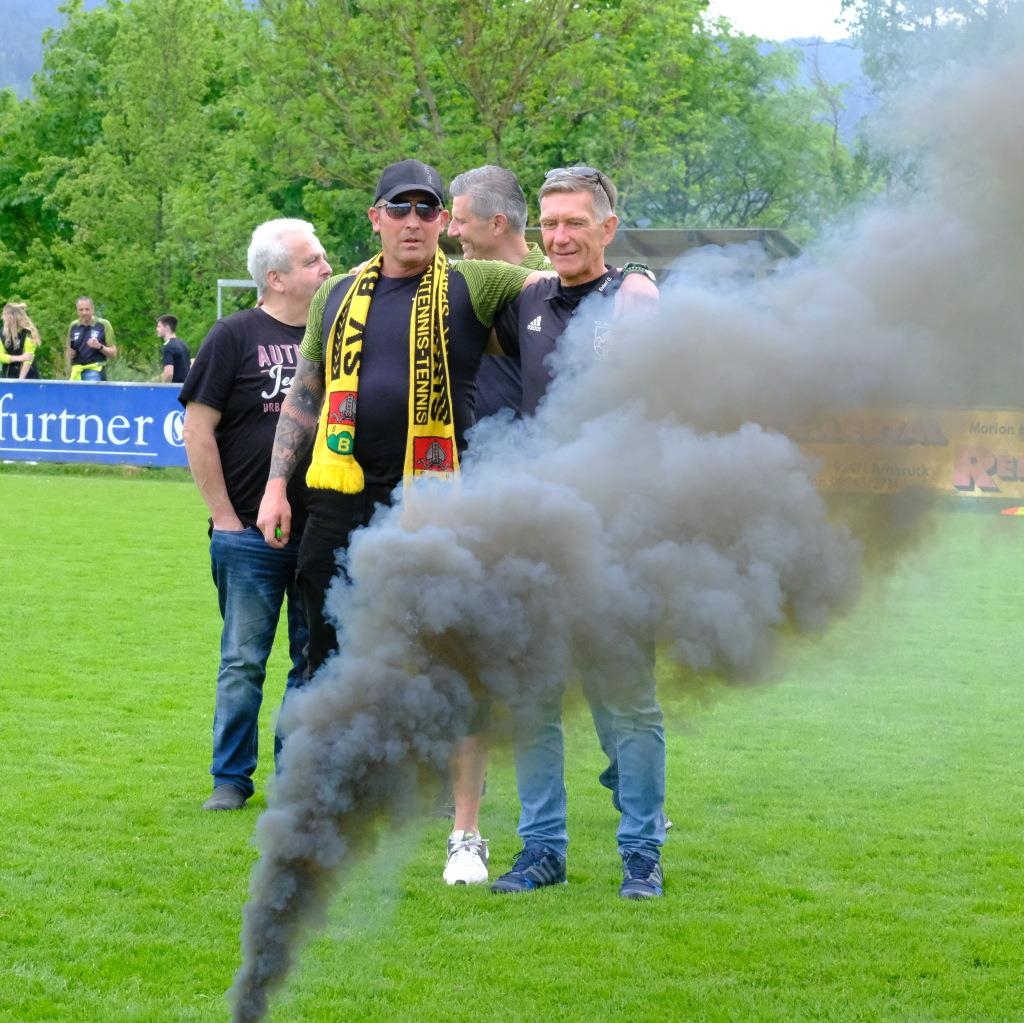 Bischofsmais ballert − und macht dann Party