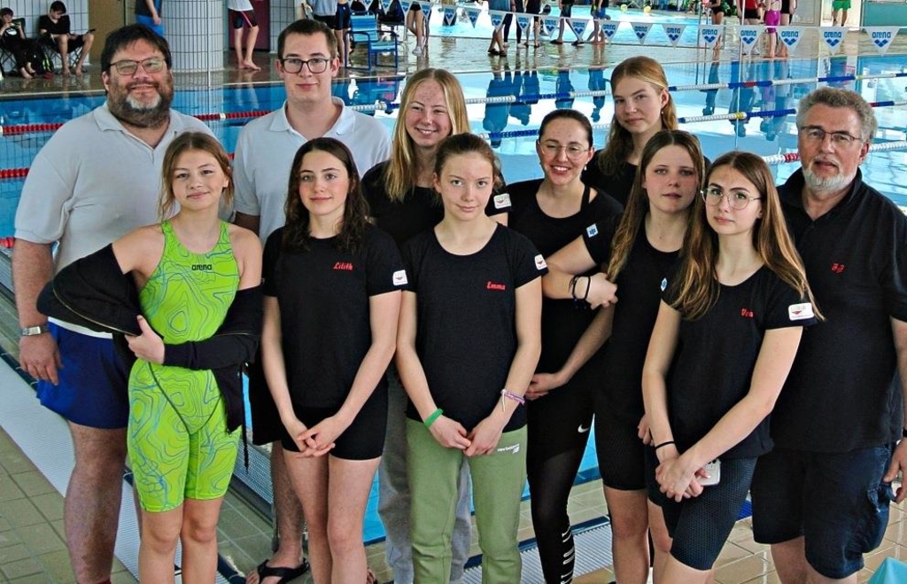 Emma Buschhart (12): Das „Gold-Girl“ der Ruhstorfer Schwimmtalente